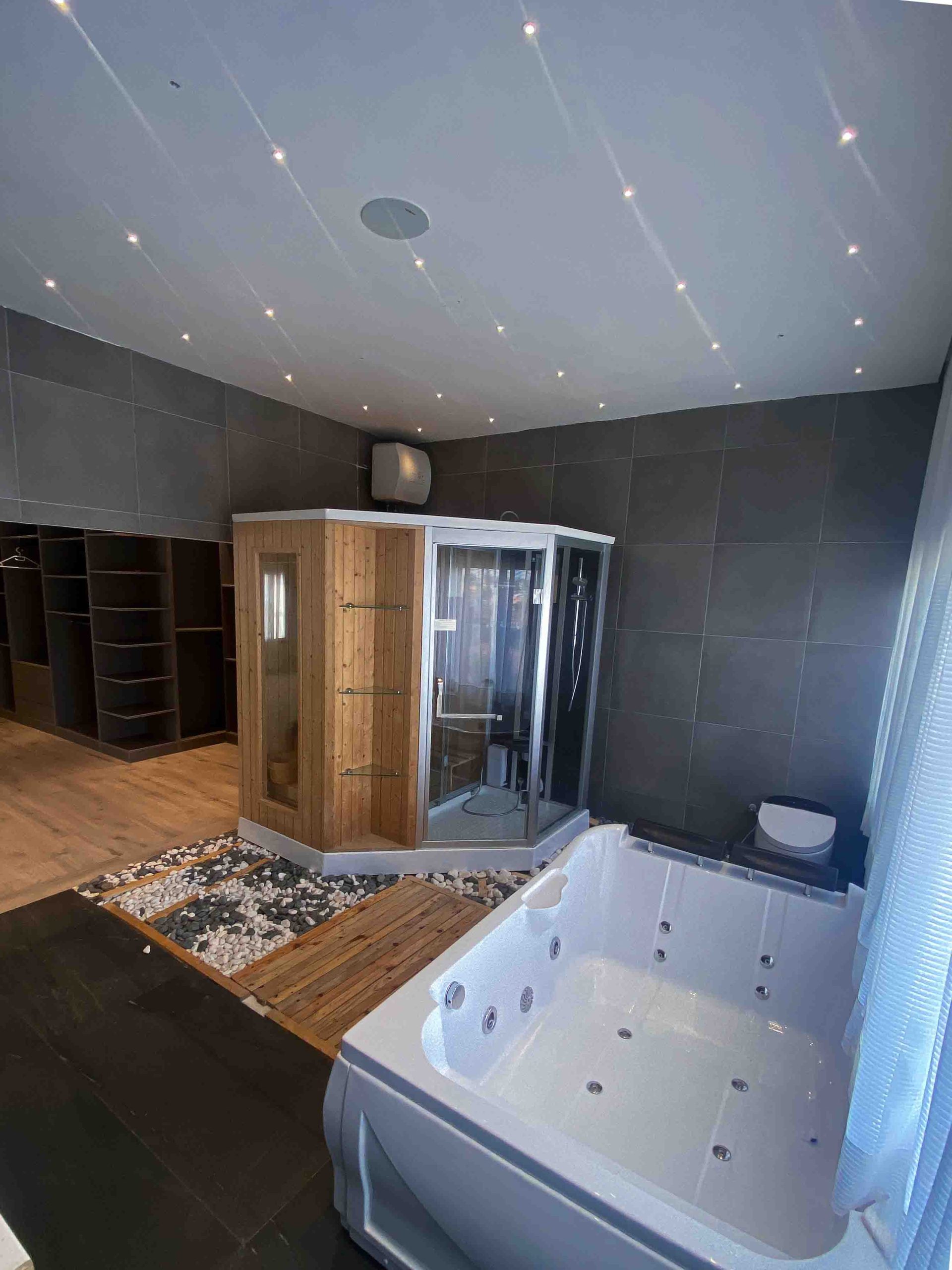 Home 1 - Plush Apartments